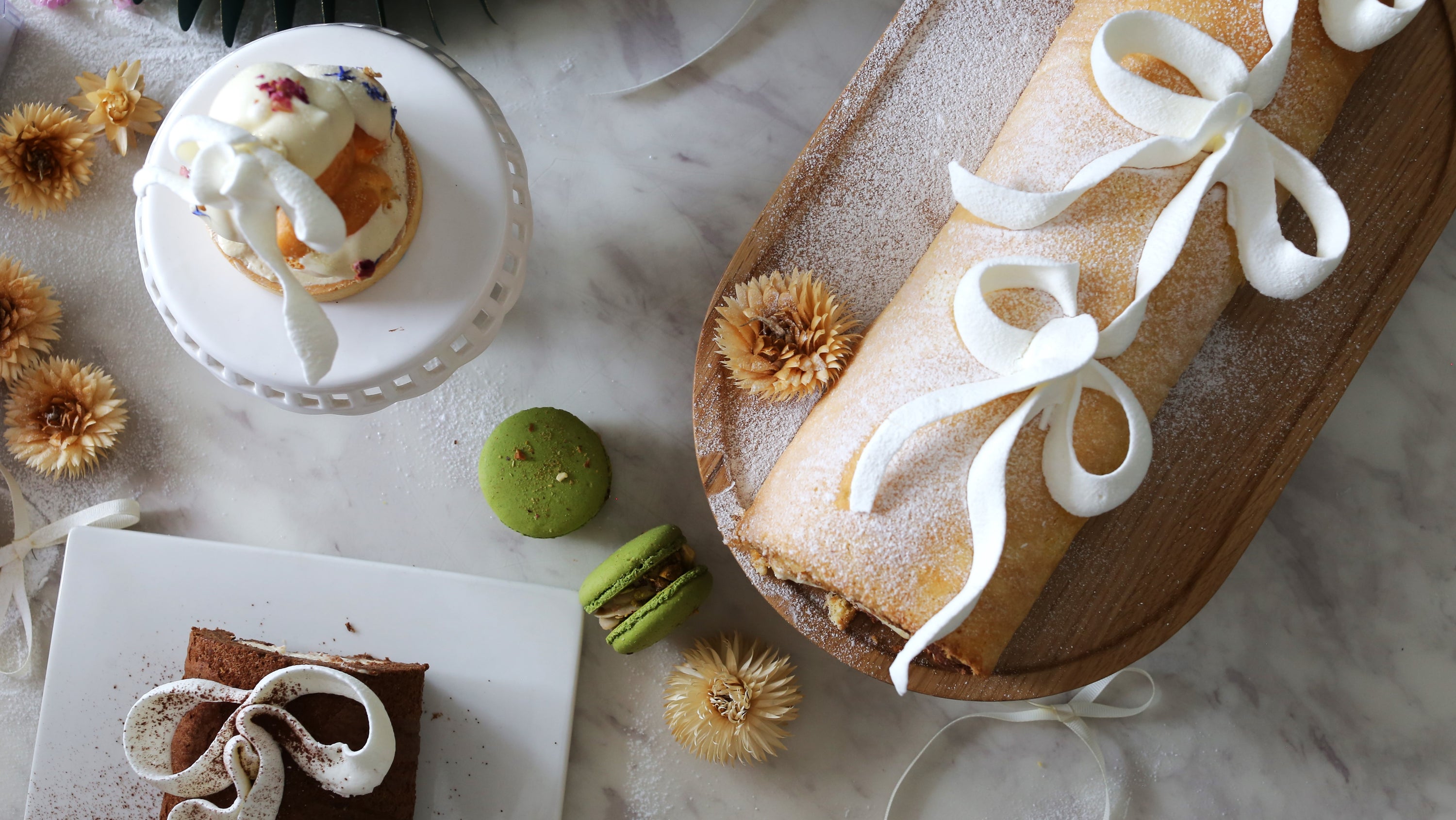 Crème by Sweet Bloom Cakes